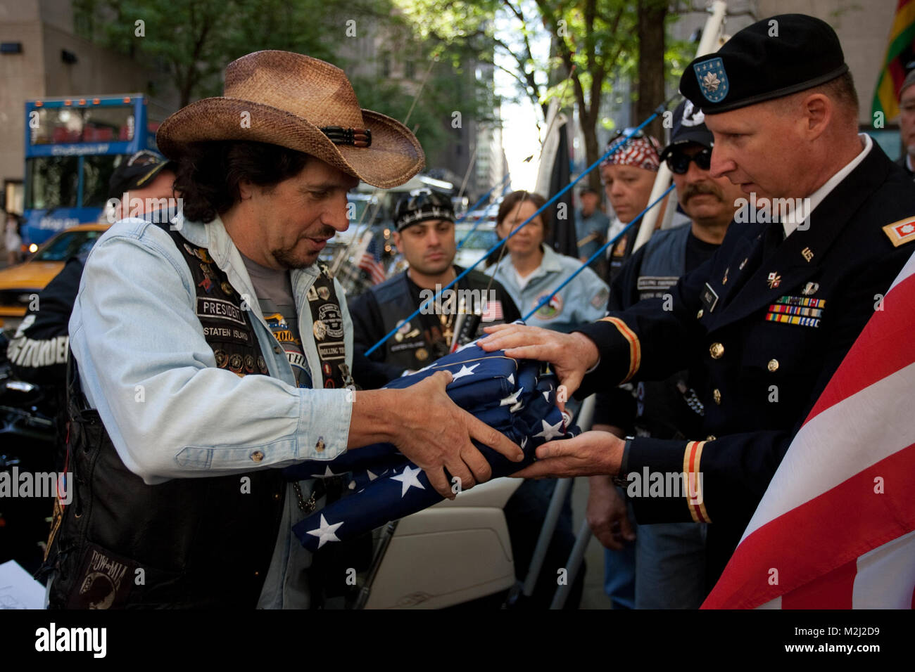 NEW YORK -- Army Lt. Col. Scott Wales, executive officer for Division ...