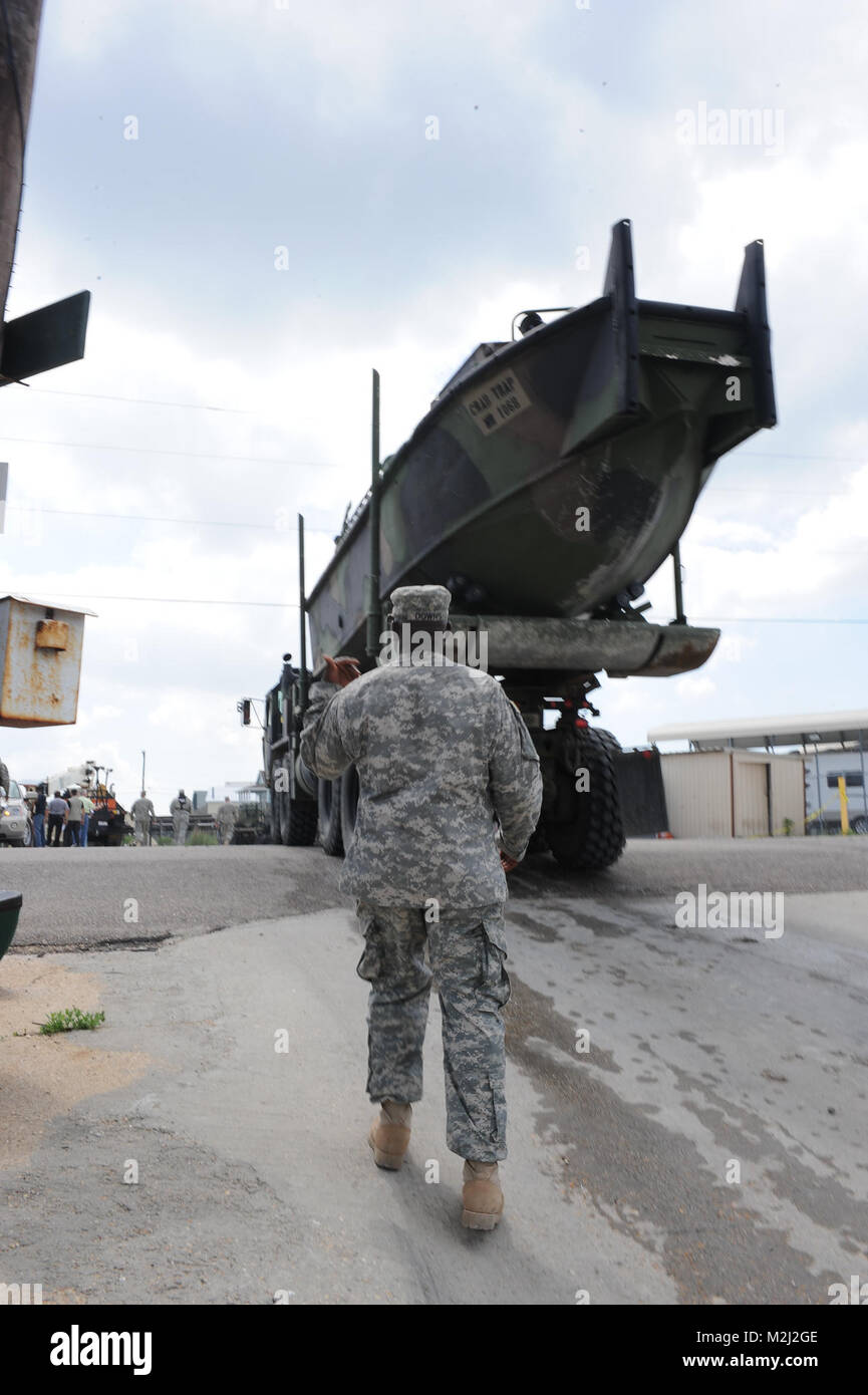 ST BERNARD, LA - Louisiana National Guardsmen of 2225th Multi-Role ...