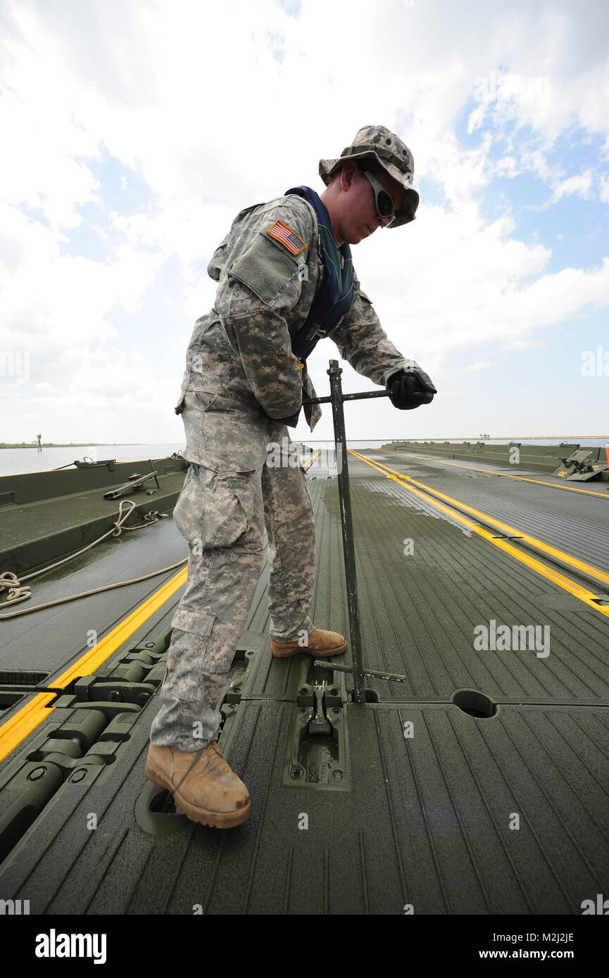 ST BERNARD, LA - Louisiana National Guardsmen of 2225th Multi-Role ...