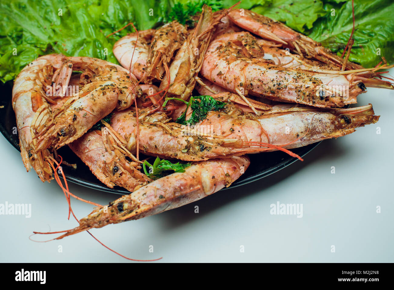 Argentine Raw shrimp seafood food red ice Stock Photo - Alamy