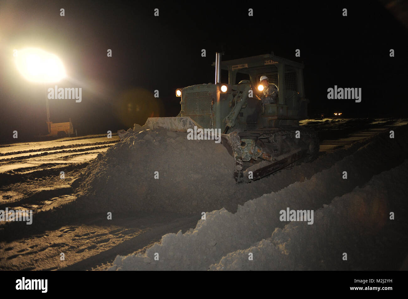 GRAND ISLE, La. – Heavy equipment operators from the Louisiana National ...