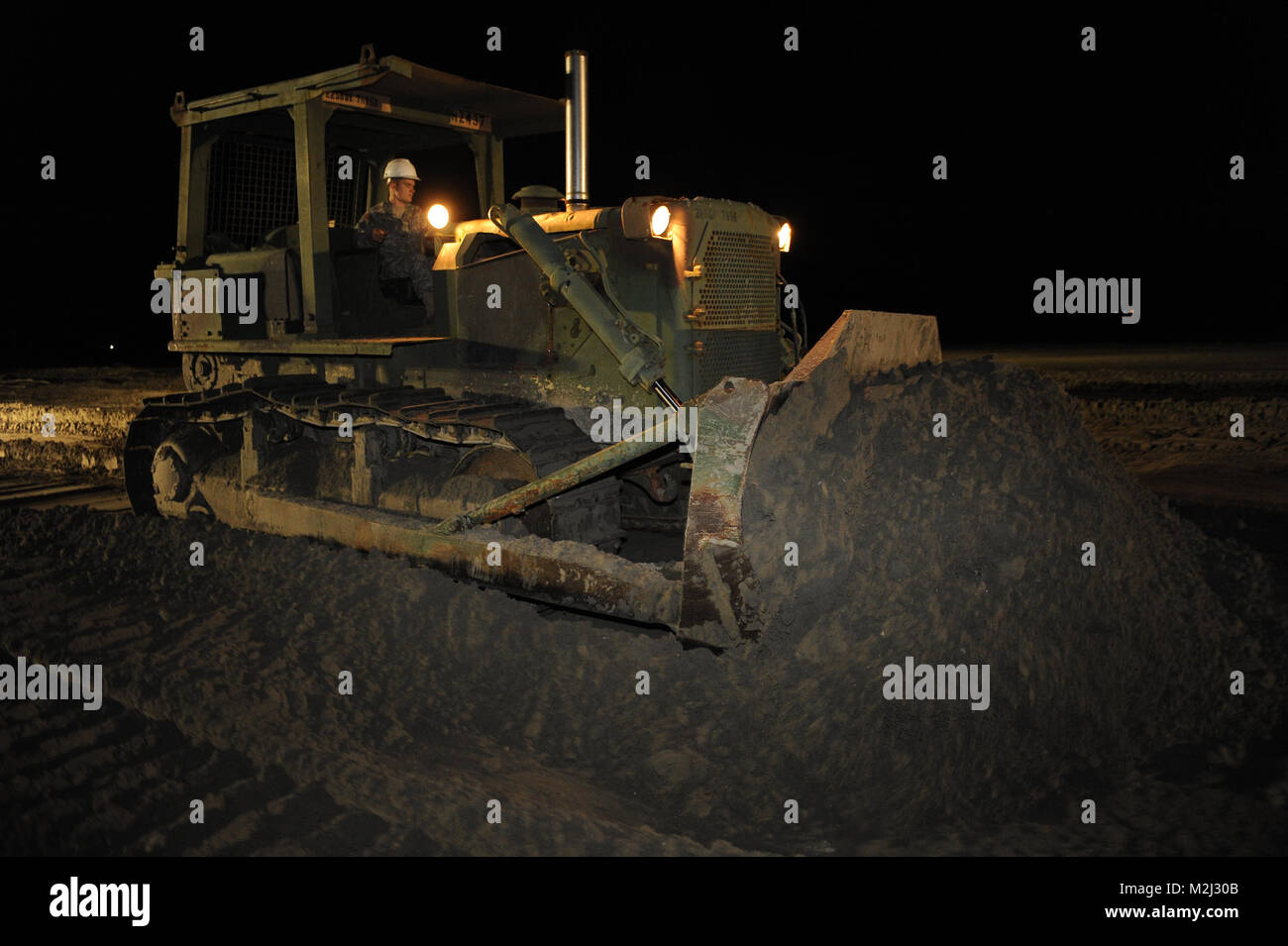 GRAND ISLE, La. – Heavy equipment operators from the Louisiana National ...