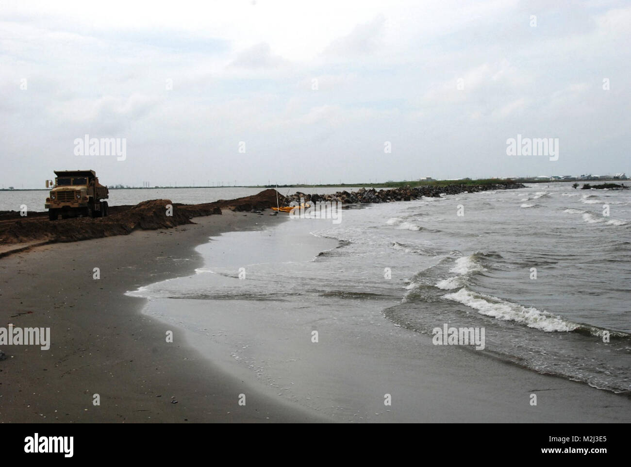 GRAND ISLE, La. - Soldiers of the Louisiana National Guard’s 922nd ...