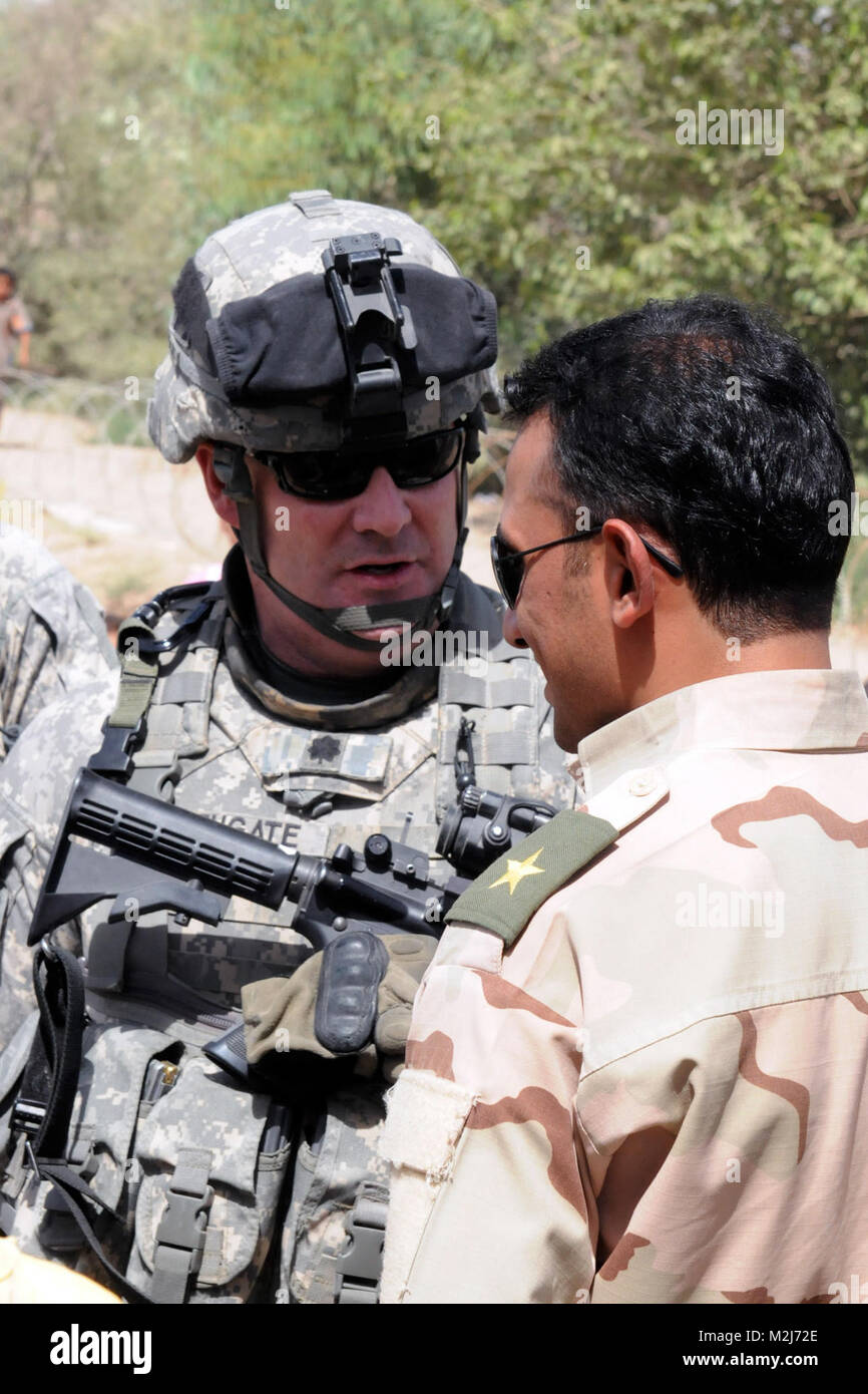 Speaking with Iraqi Lieutenant by 1st Armored Division and Fort Bliss ...