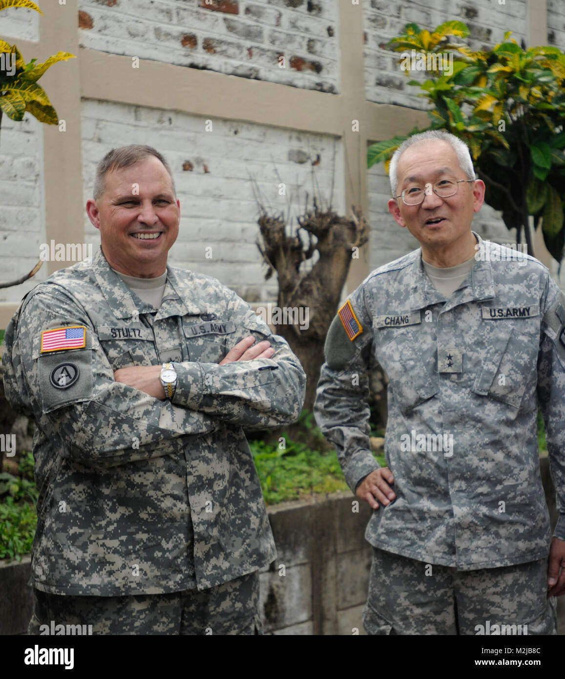 Lt. Gen. Jack Stultz, Chief, Army Reserve and Maj. Gen. Lie-Ping Chang ...