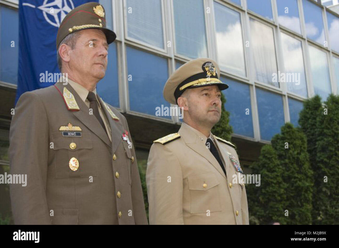 Supreme Allied Commander Europe and Hungarian Chief of Defense together ...