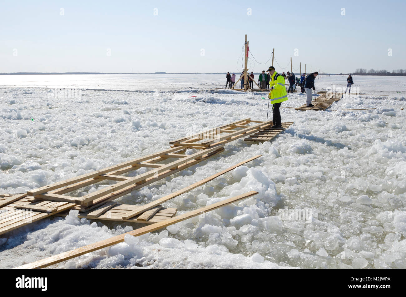 Ice crossing the river Stock Photo - Alamy
