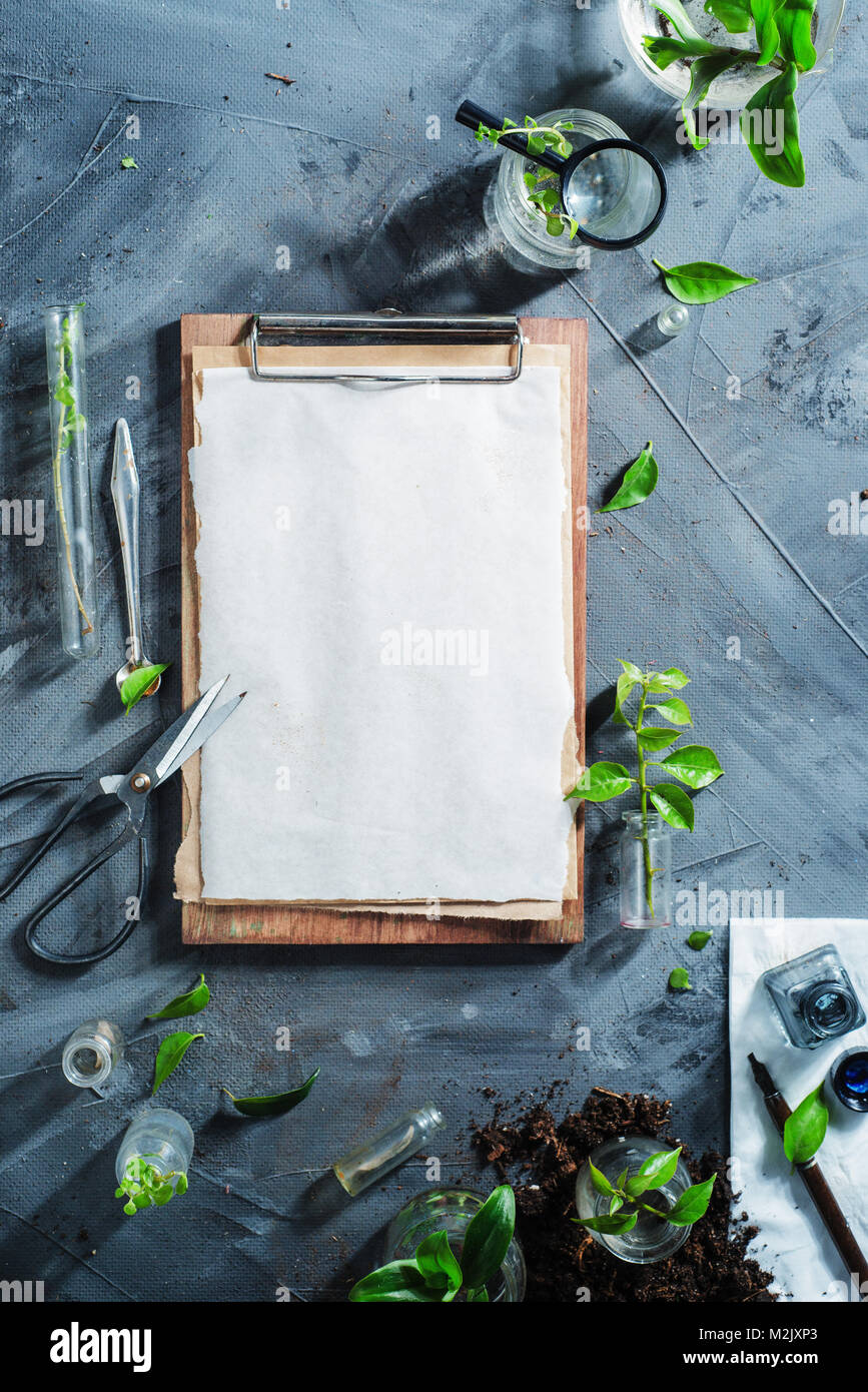 Gardening notes hi-res stock photography and images - Alamy