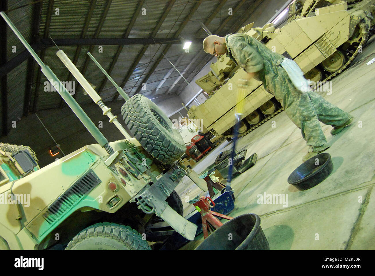 Using a heavy-duty jack by 1st Armored Division and Fort Bliss Stock ...