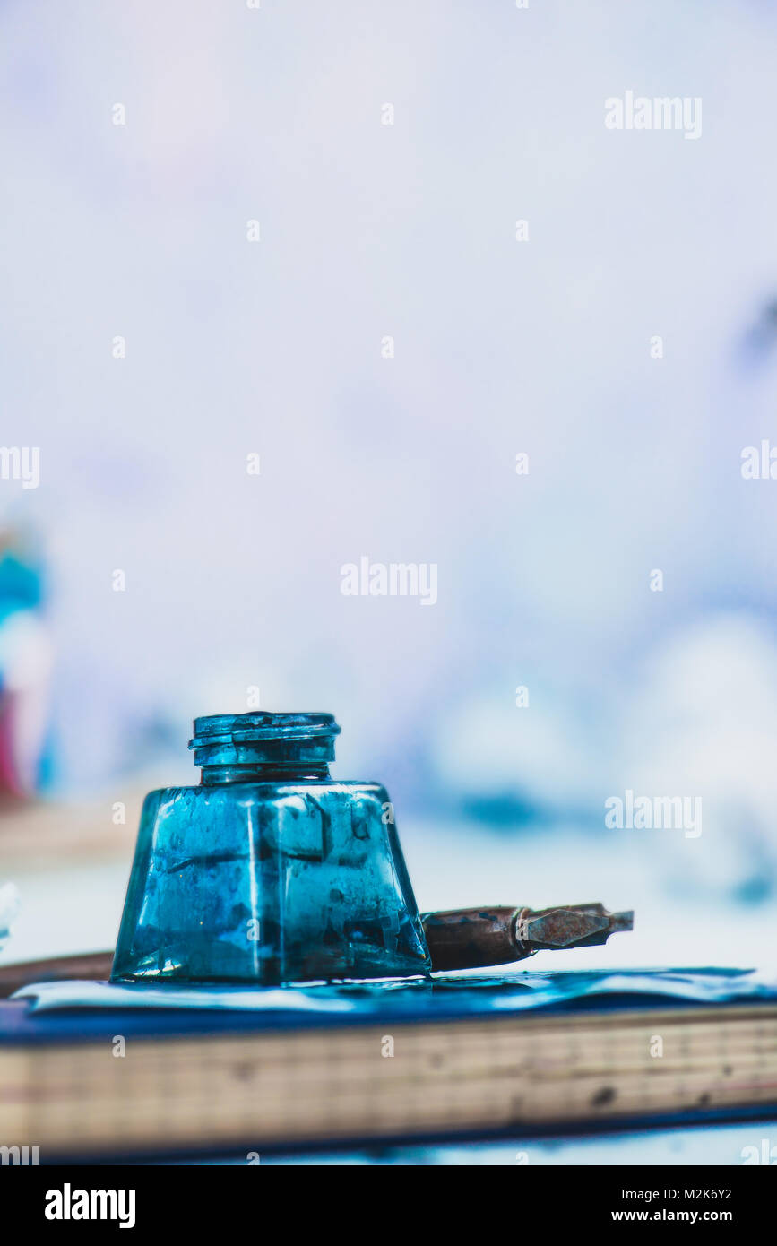 Inkwell desk hi-res stock photography and images - Alamy