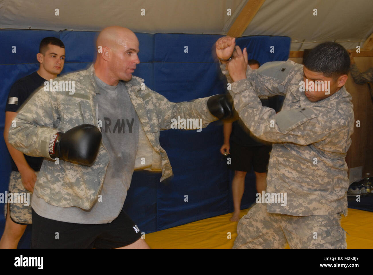 Blocking a punch by 1st Armored Division and Fort Bliss Stock Photo - Alamy
