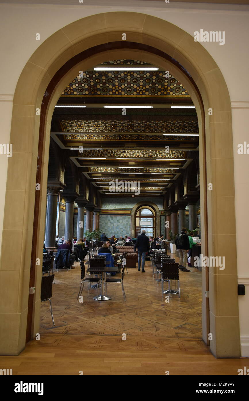 Leeds Art Gallery and City Museum Stock Photo - Alamy