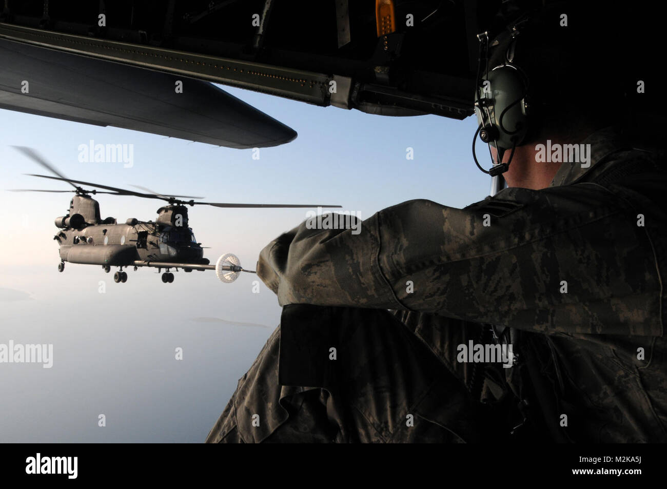 U s army mh 47 chinook hi-res stock photography and images - Alamy