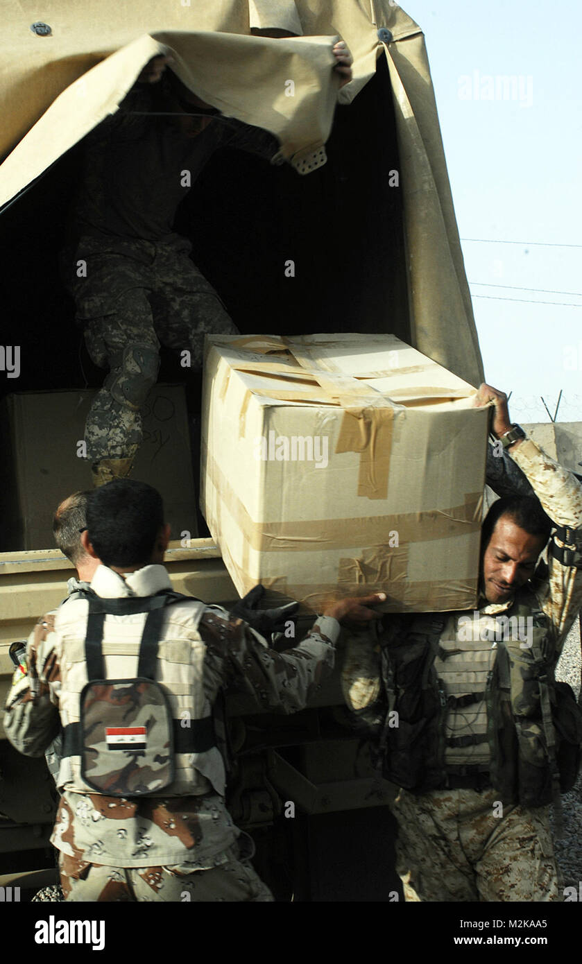 Heavy boxes by 1st Armored Division and Fort Bliss Stock Photo - Alamy