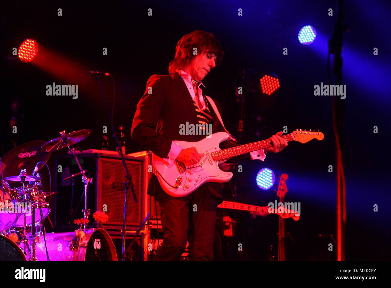 guitarist jeff beck live - berlin Stock Photo - Alamy