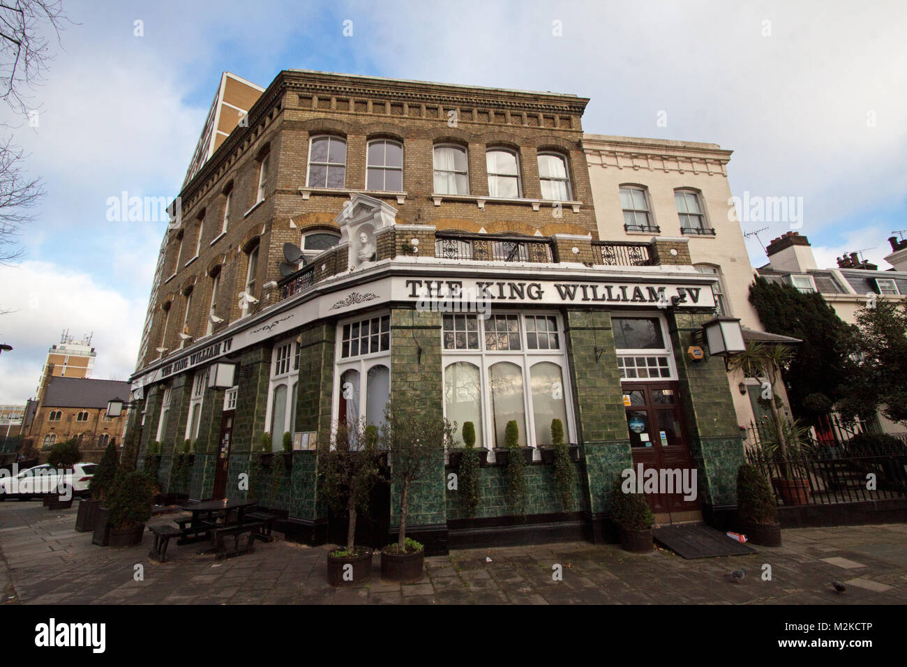 King william 4th pub hi-res stock photography and images - Alamy