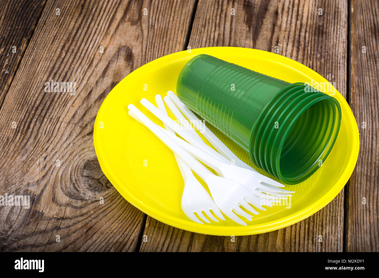 Plastic table ware hi-res stock photography and images - Alamy