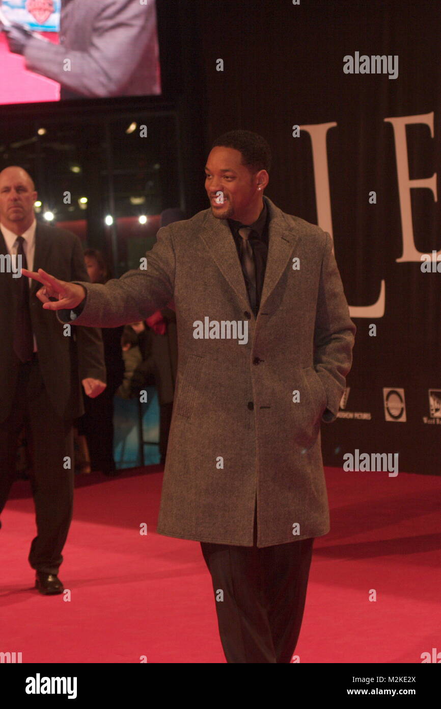 I am legend premiere hi-res stock photography and images - Alamy