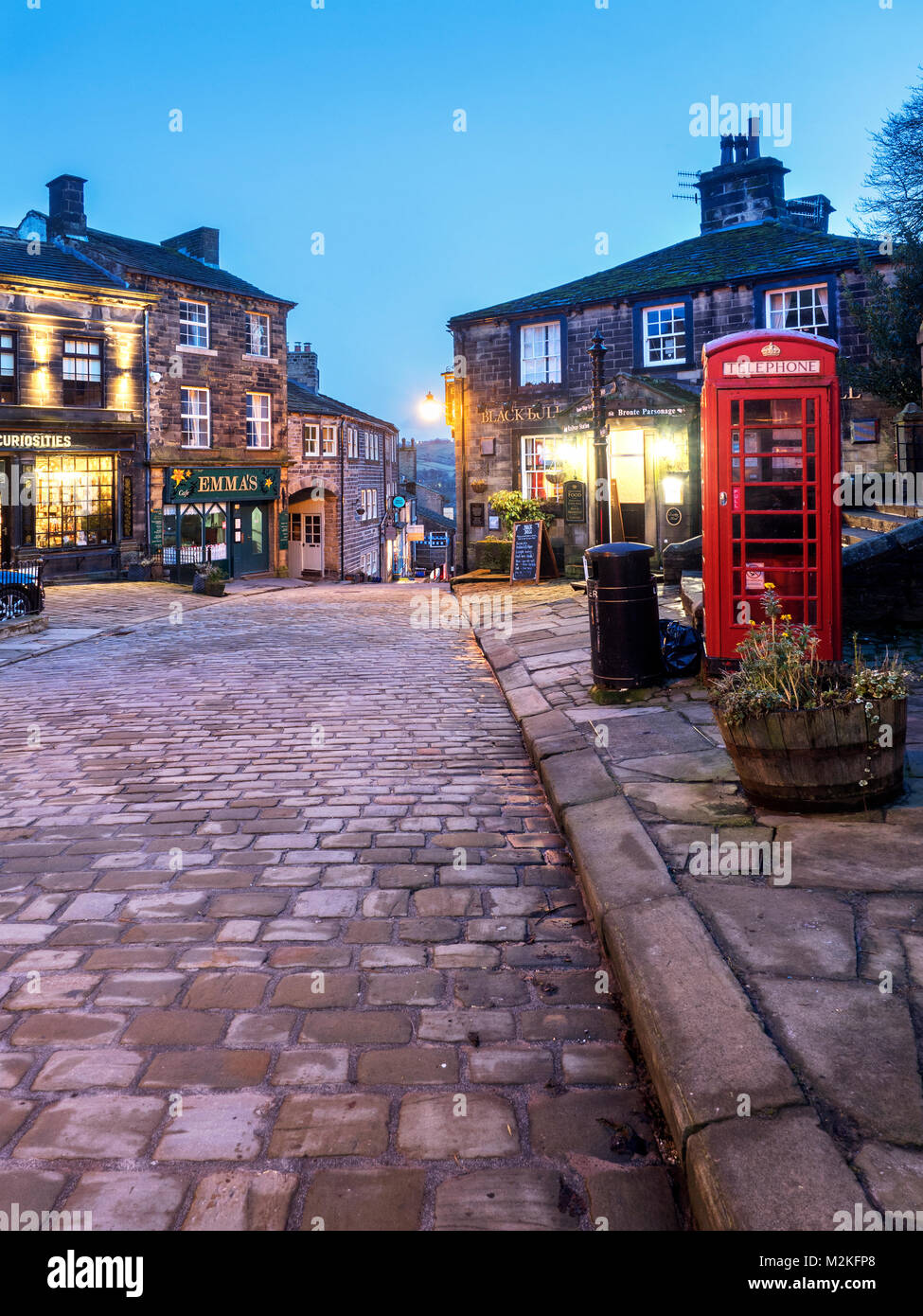 Haworth cobbled main street west hi-res stock photography and images ...