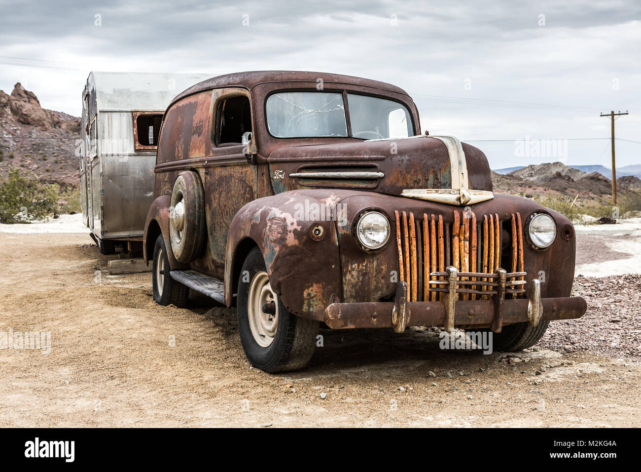 Caravan cars desert hi-res stock photography and images - Alamy