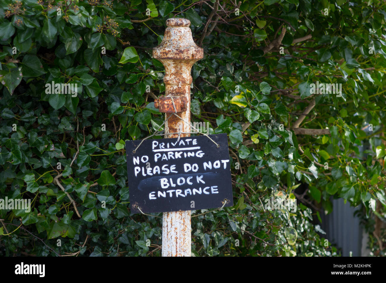 Polite sign hi-res stock photography and images - Alamy