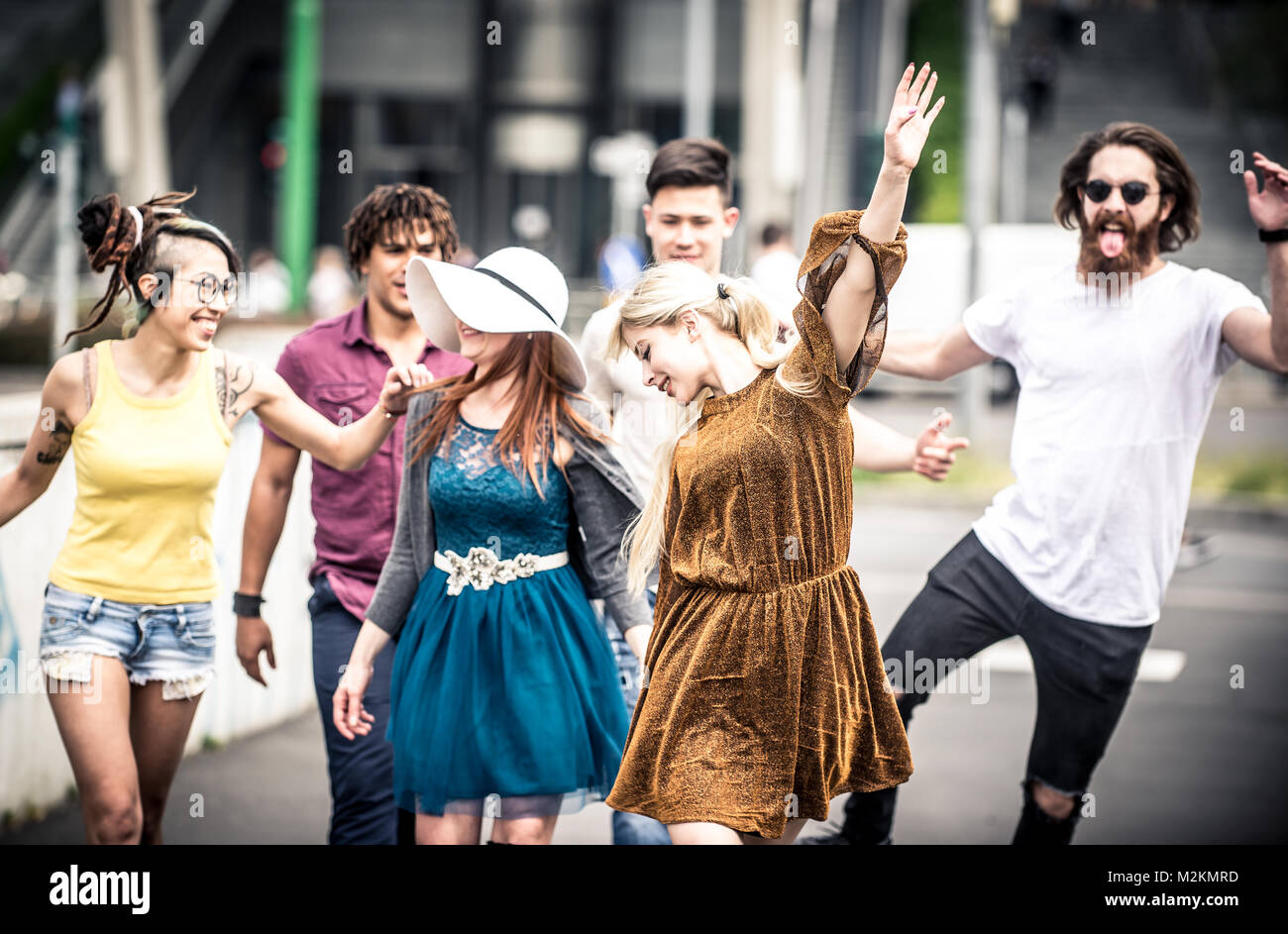 Group people laughing loud hi-res stock photography and images - Alamy