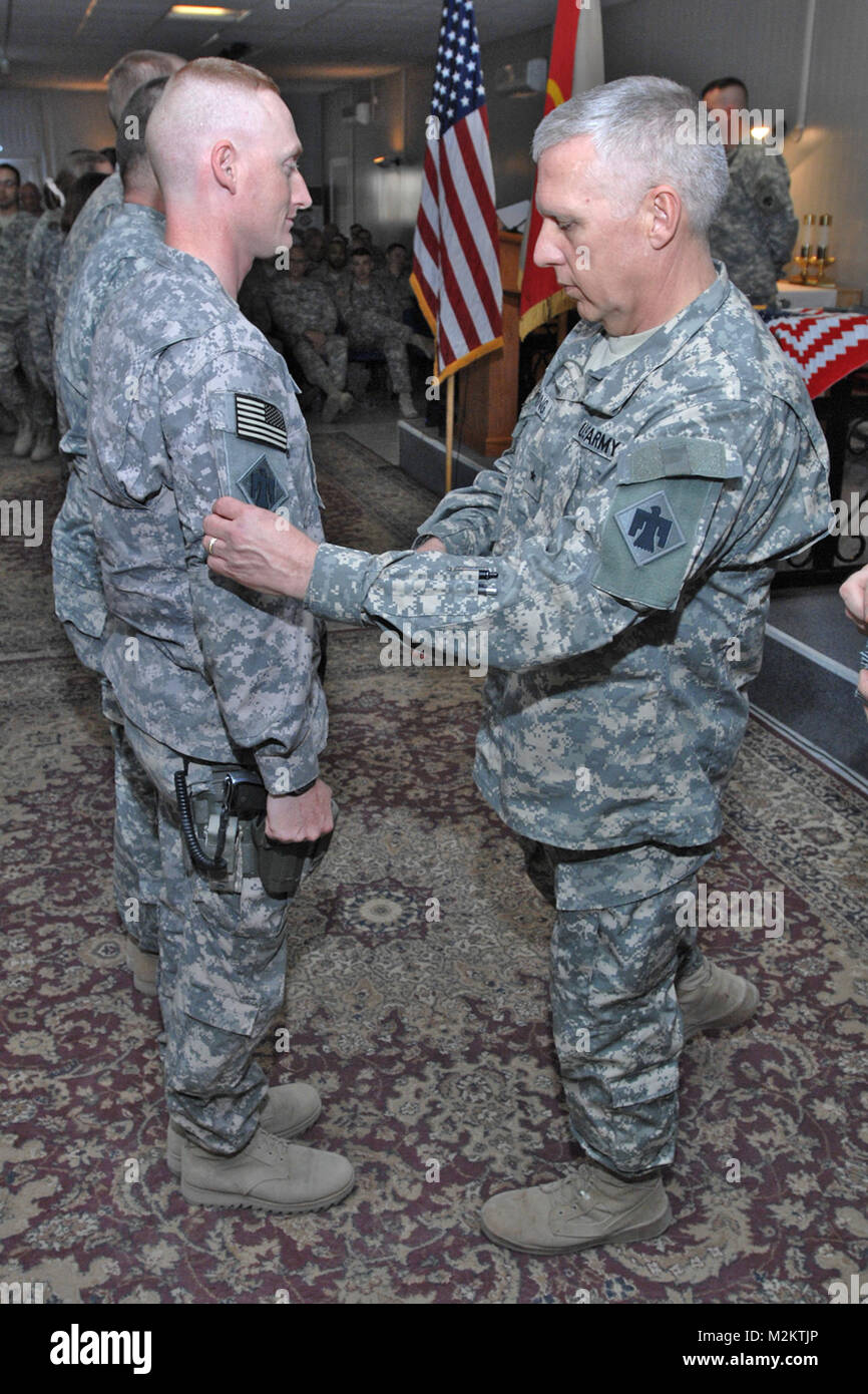 Patch Ceremony (45th) by Oklahoma National Guard Stock Photo - Alamy