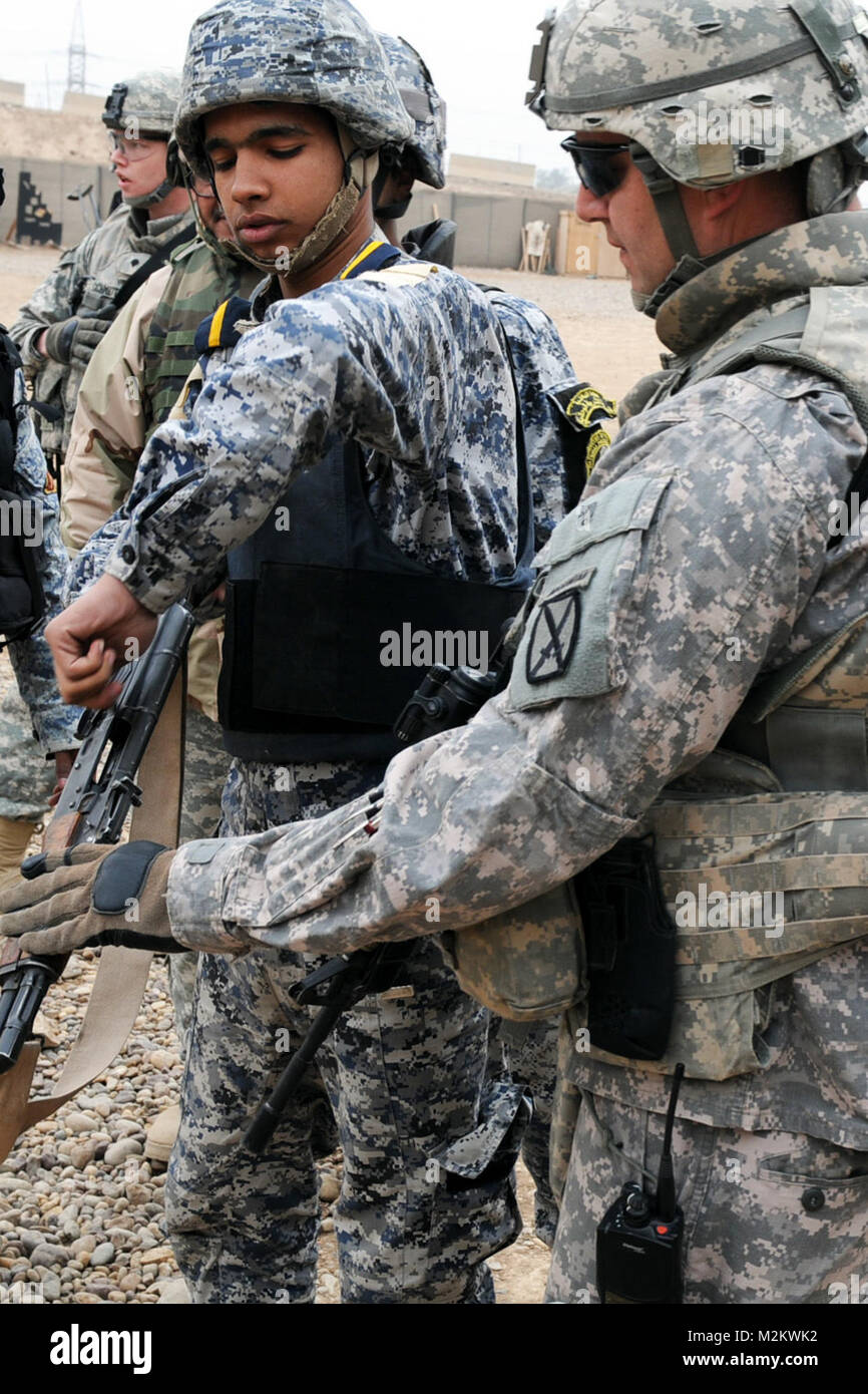 Weapon Clearing by 1st Armored Division and Fort Bliss Stock Photo - Alamy