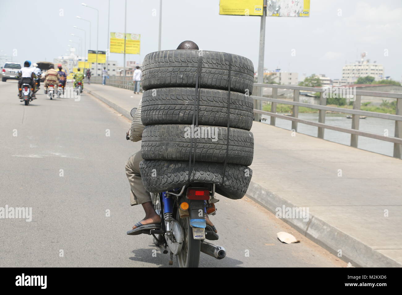 Overloaded motorbikes hi-res stock photography and images - Alamy