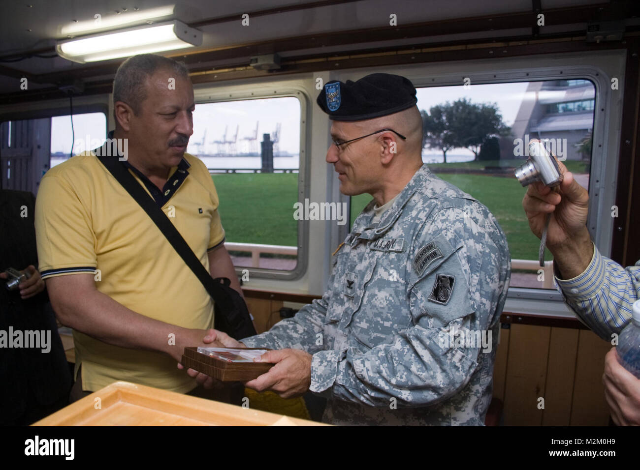 Iraqi engineers hi-res stock photography and images - Alamy
