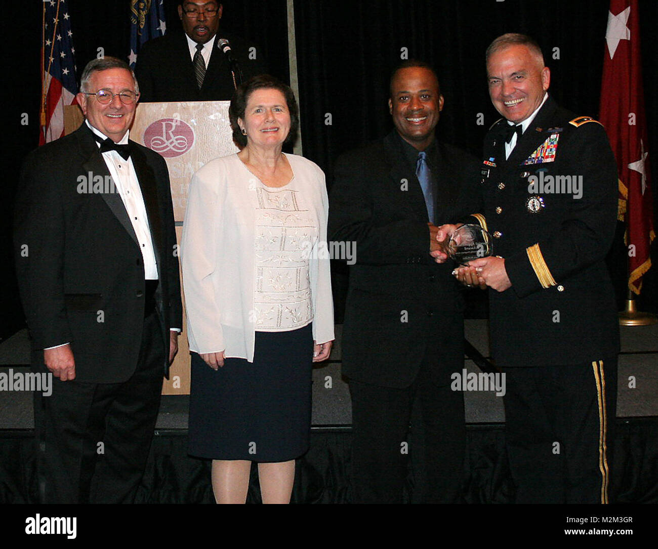 Volunteers and unit family readiness coordinators recieve awards for ...