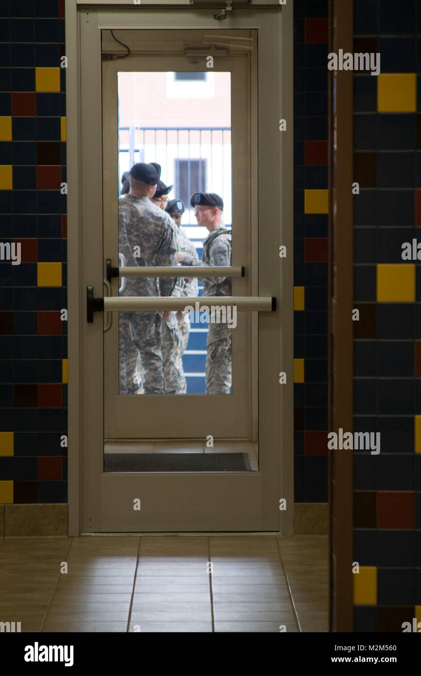 Trainee Soldiers eat lunch at the new Army Ordnance Dining Facility at ...