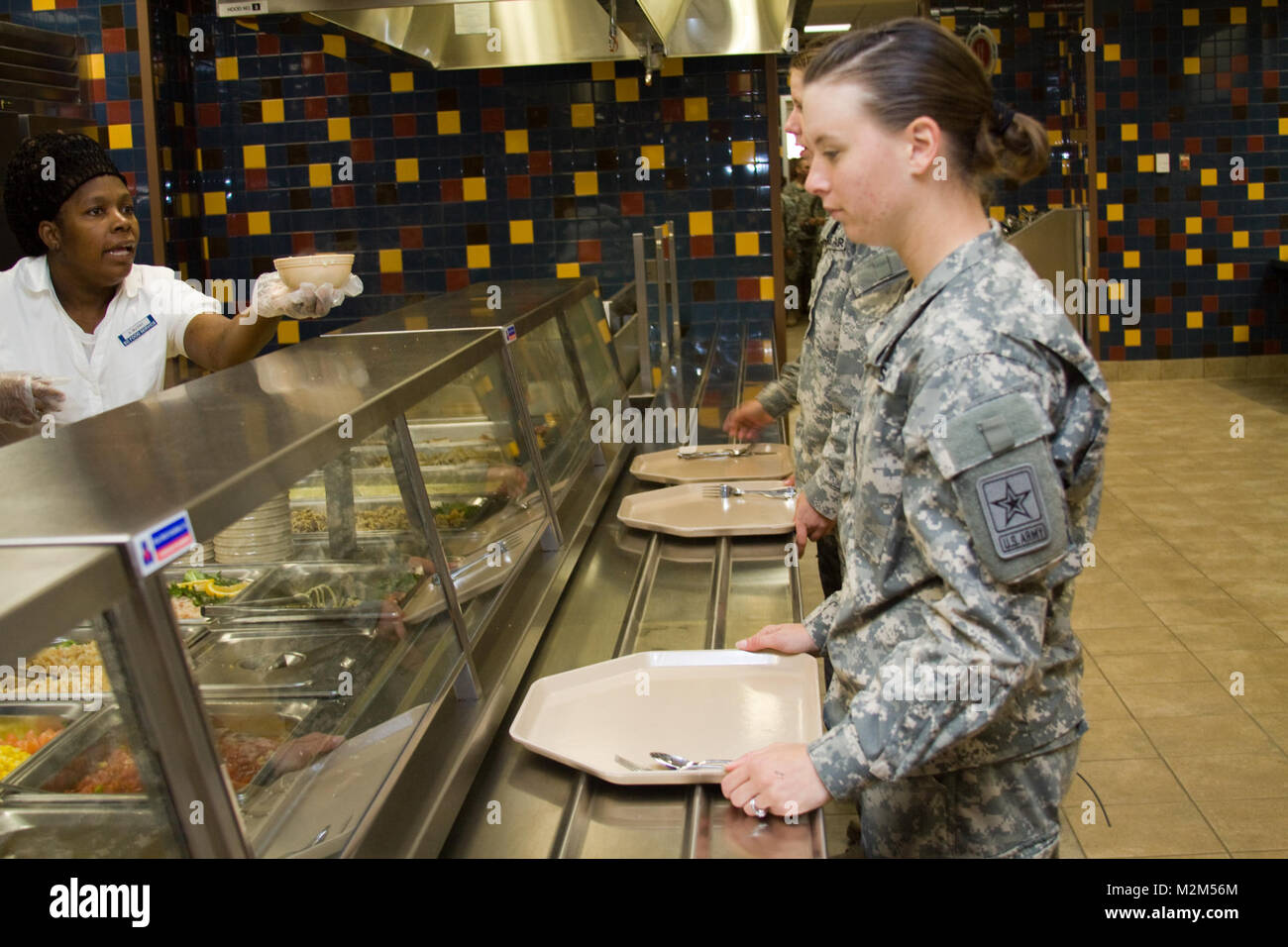 Trainee Soldiers eat lunch at the new Army Ordnance Dining Facility at ...