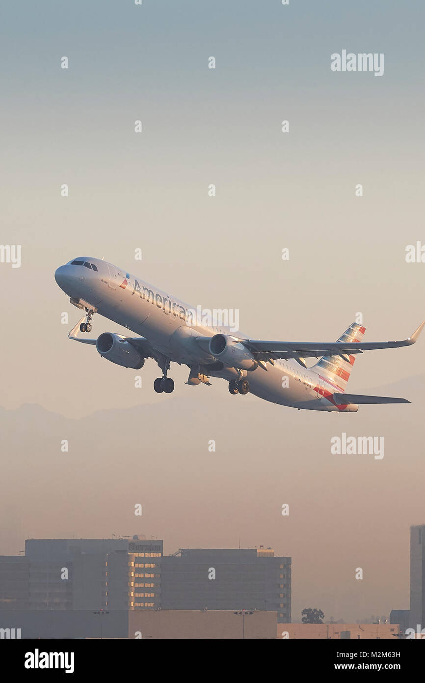 Airplane taking off runway front hi-res stock photography and images ...
