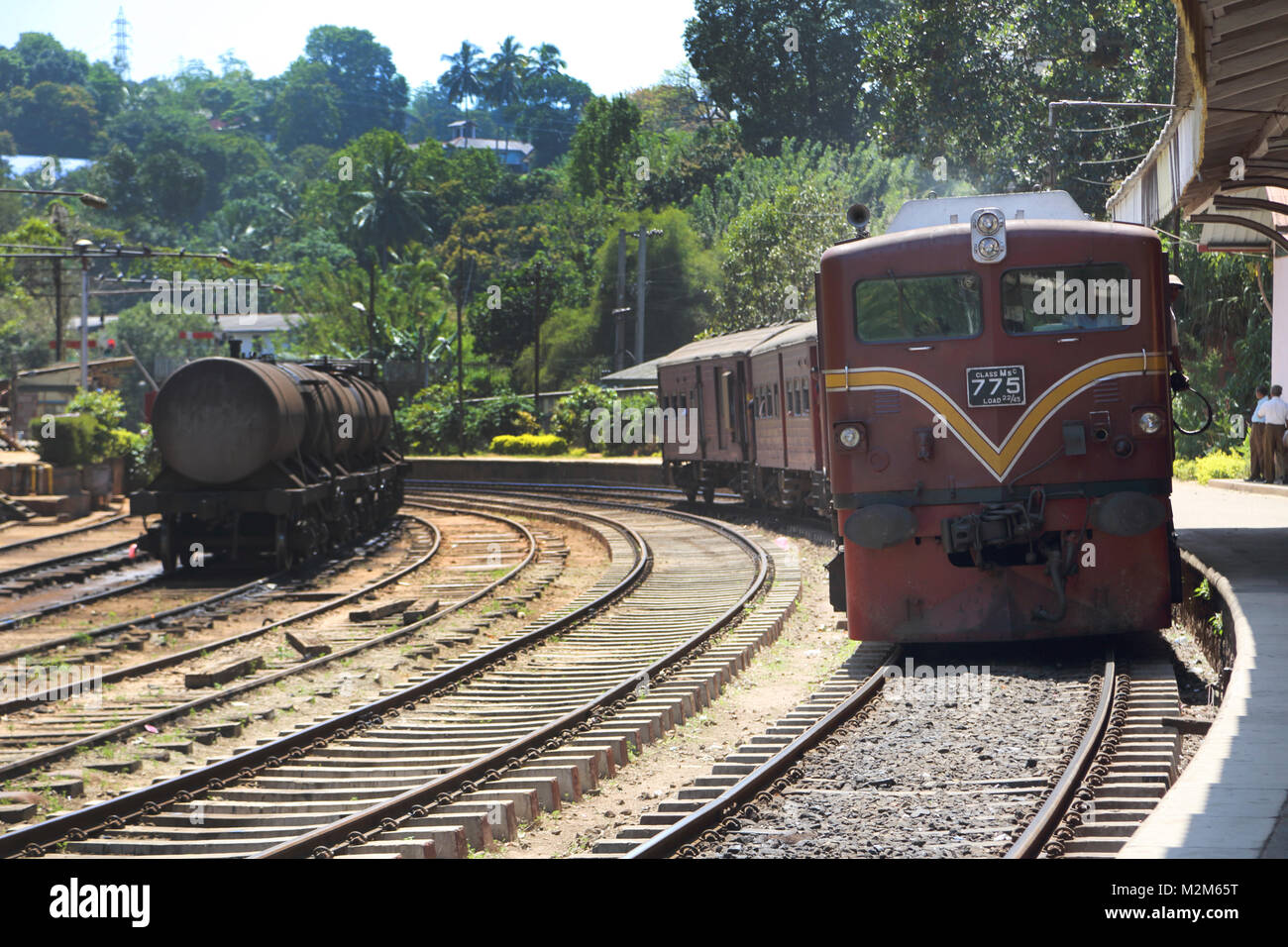 Kandy train hi-res stock photography and images - Alamy