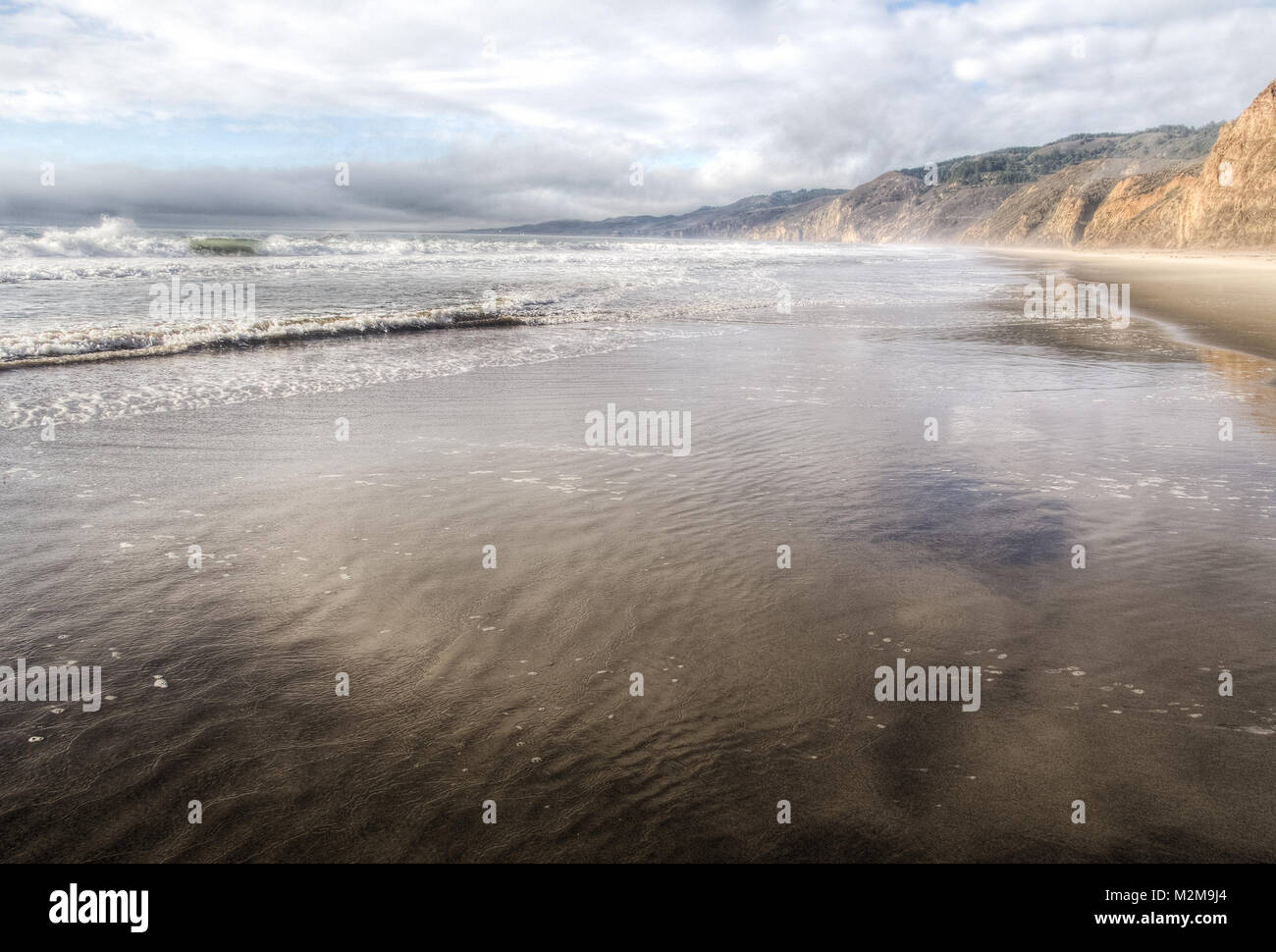 Beautiful empty beaches hi-res stock photography and images - Alamy