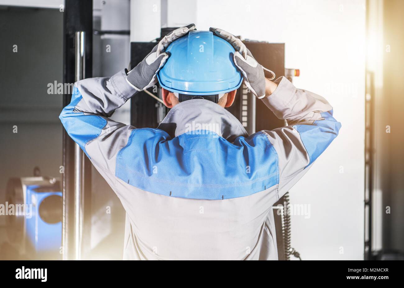 Cnc machine operator hi-res stock photography and images - Alamy