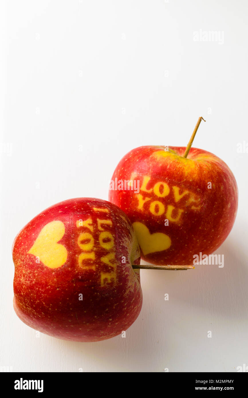 i love you writen on red apple, Valentines apple Stock Photo - Alamy