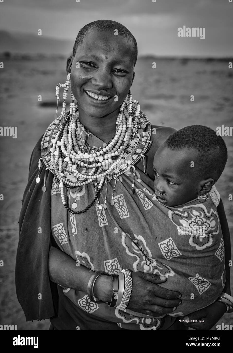 Tanzania maasai woman Black and White Stock Photos & Images - Alamy