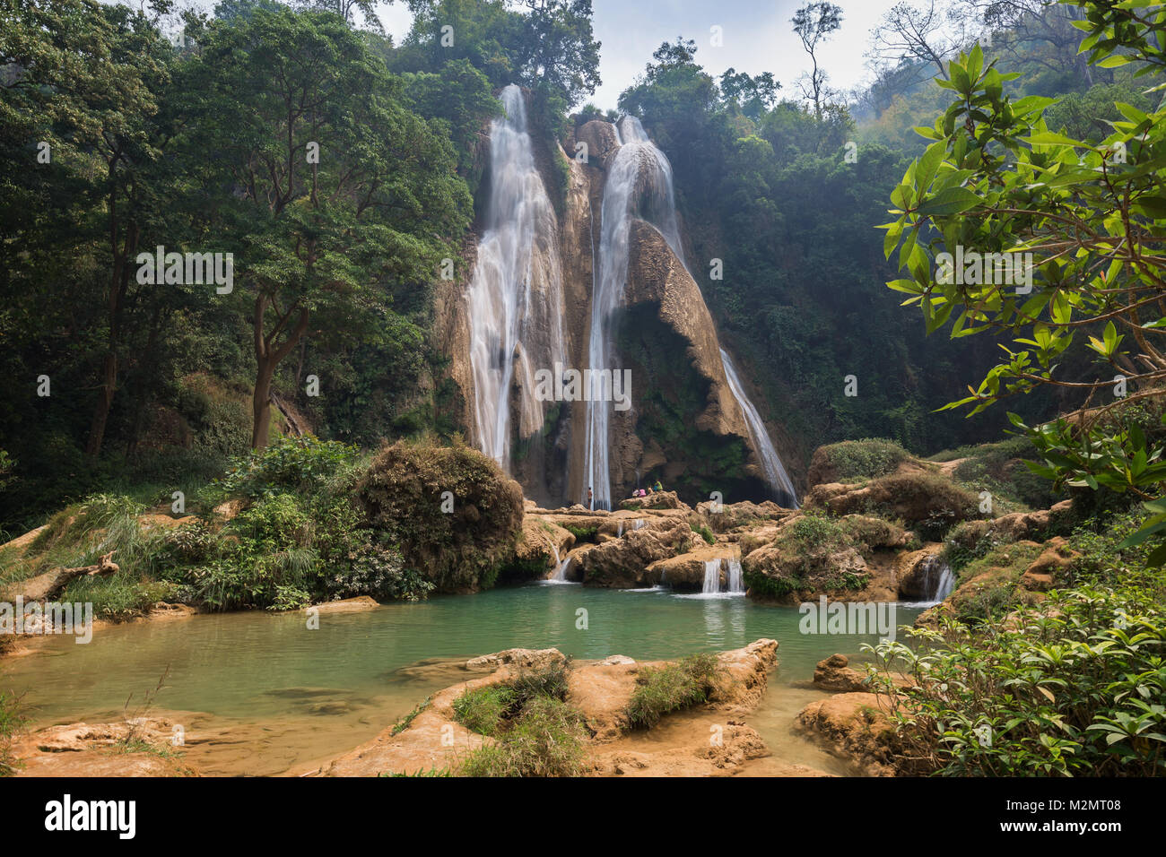 Front view waterfall hi-res stock photography and images - Alamy