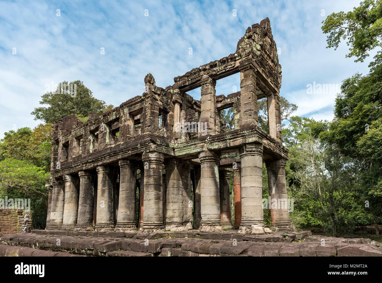 Two story temple hi-res stock photography and images - Alamy