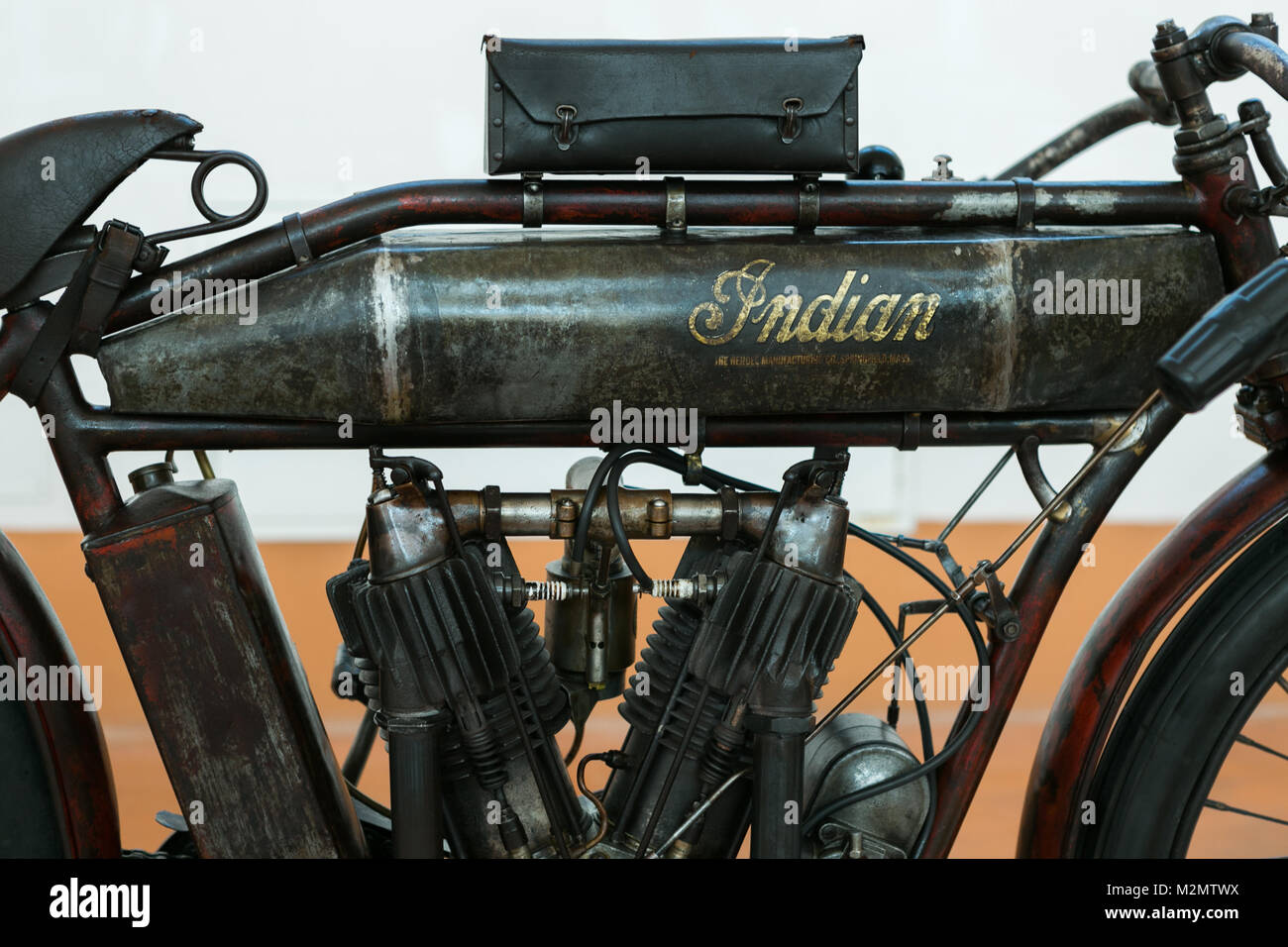 Flat twin engine hi-res stock photography and images - Alamy