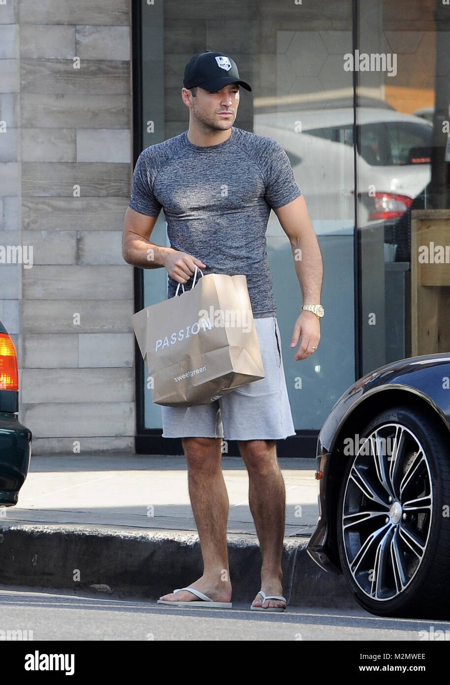 Mark Wright gets food to go at SweetGreen in West Hollywood Featuring ...