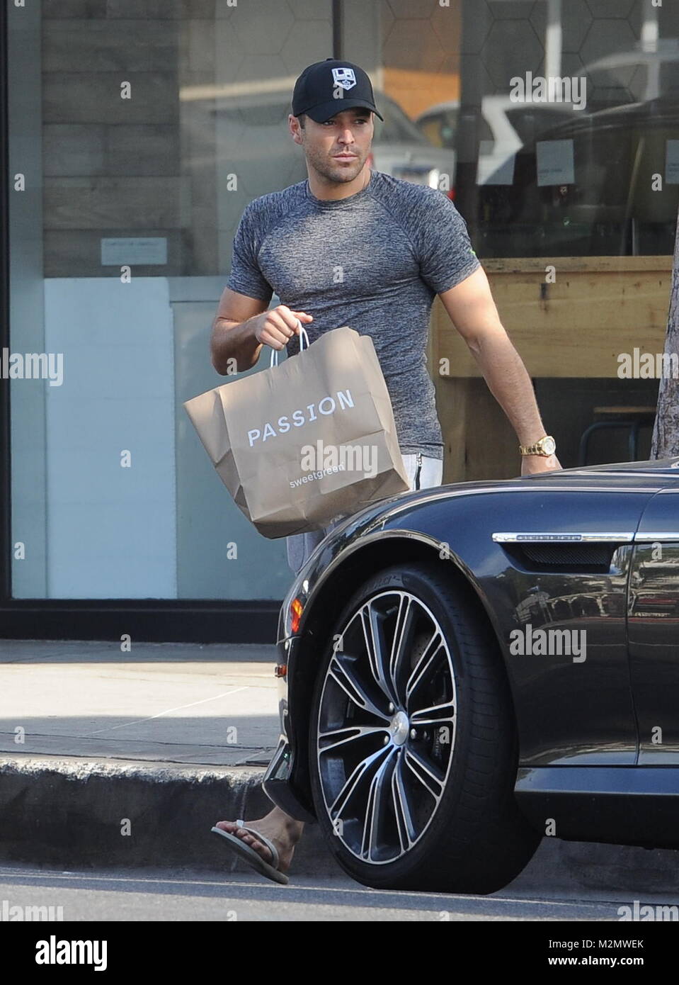 Mark Wright gets food to go at SweetGreen in West Hollywood Featuring ...
