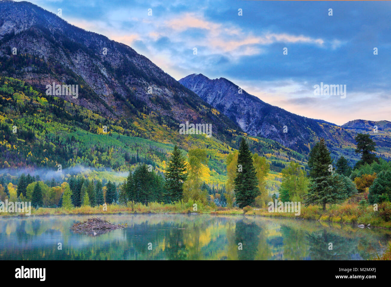 Marble lake lodge hi-res stock photography and images - Alamy