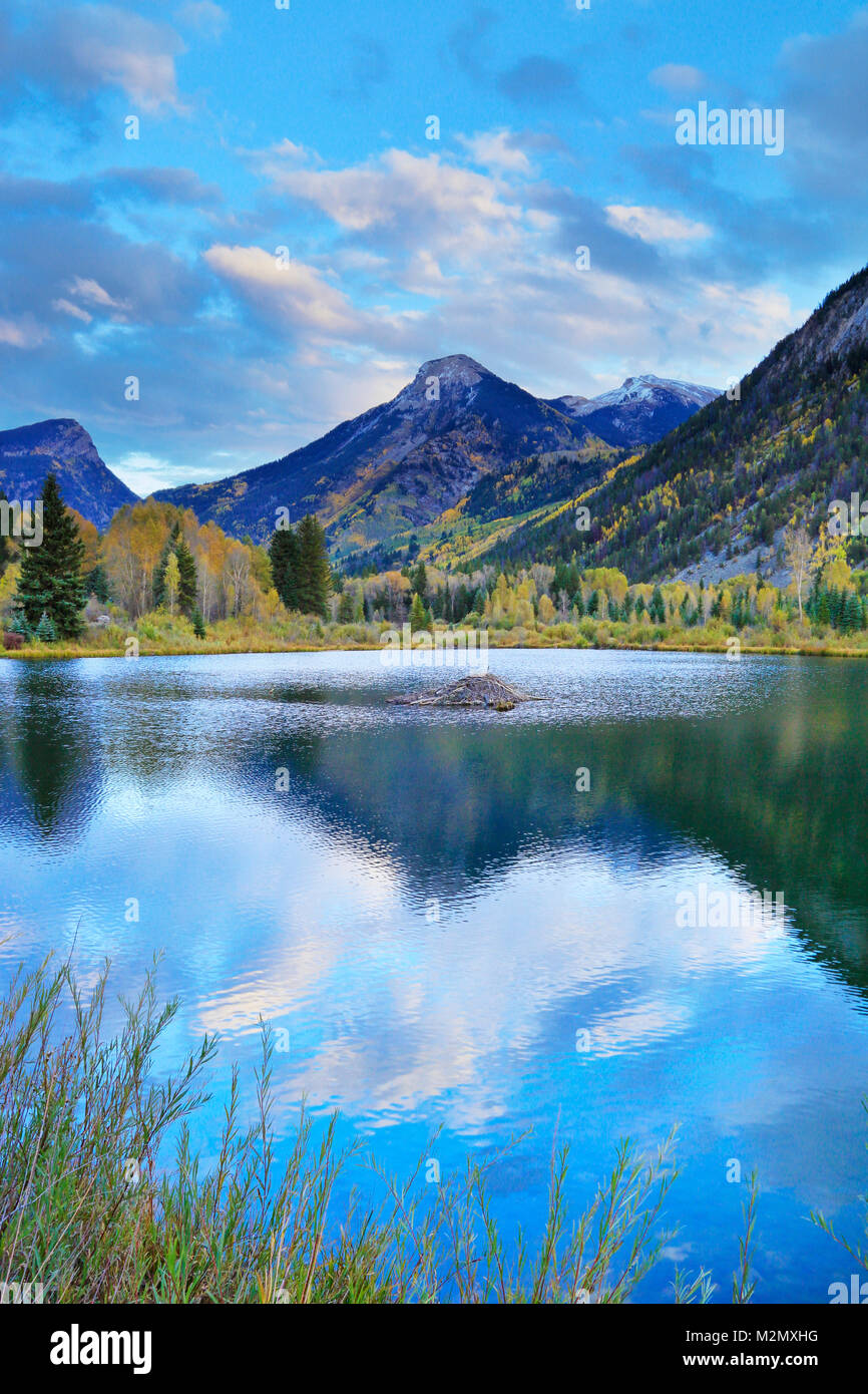 Marble lake lodge hi-res stock photography and images - Alamy