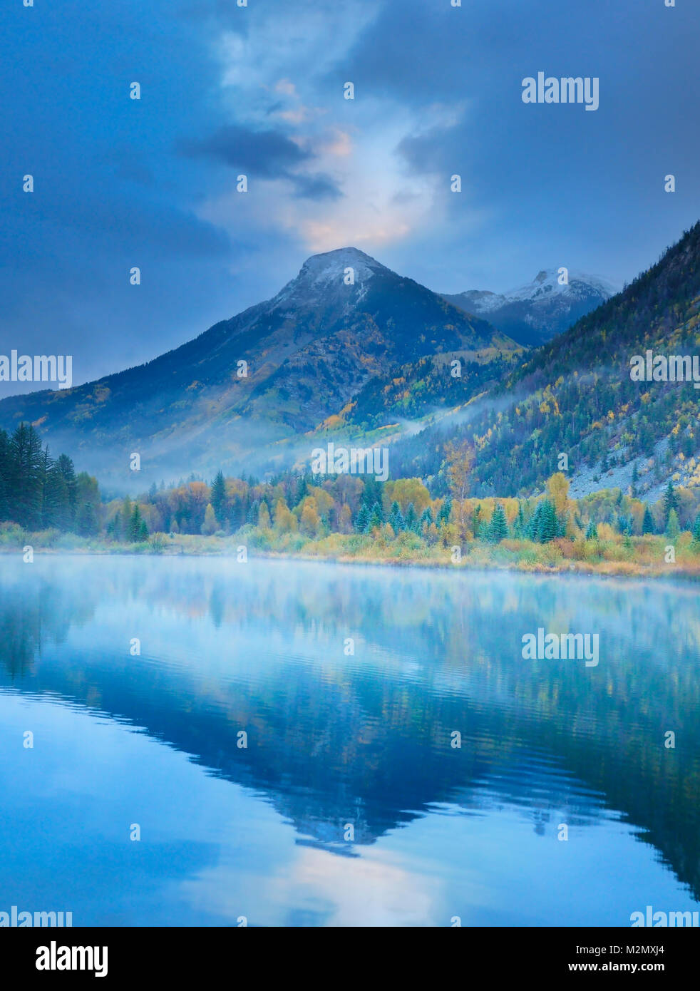 Marble lake lodge hi-res stock photography and images - Alamy