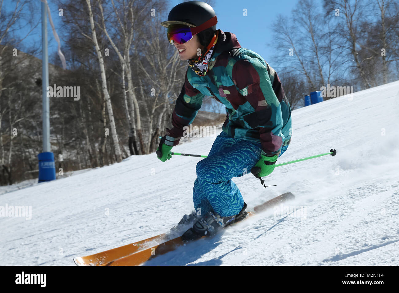 Young men outdoor skiing Stock Photo - Alamy