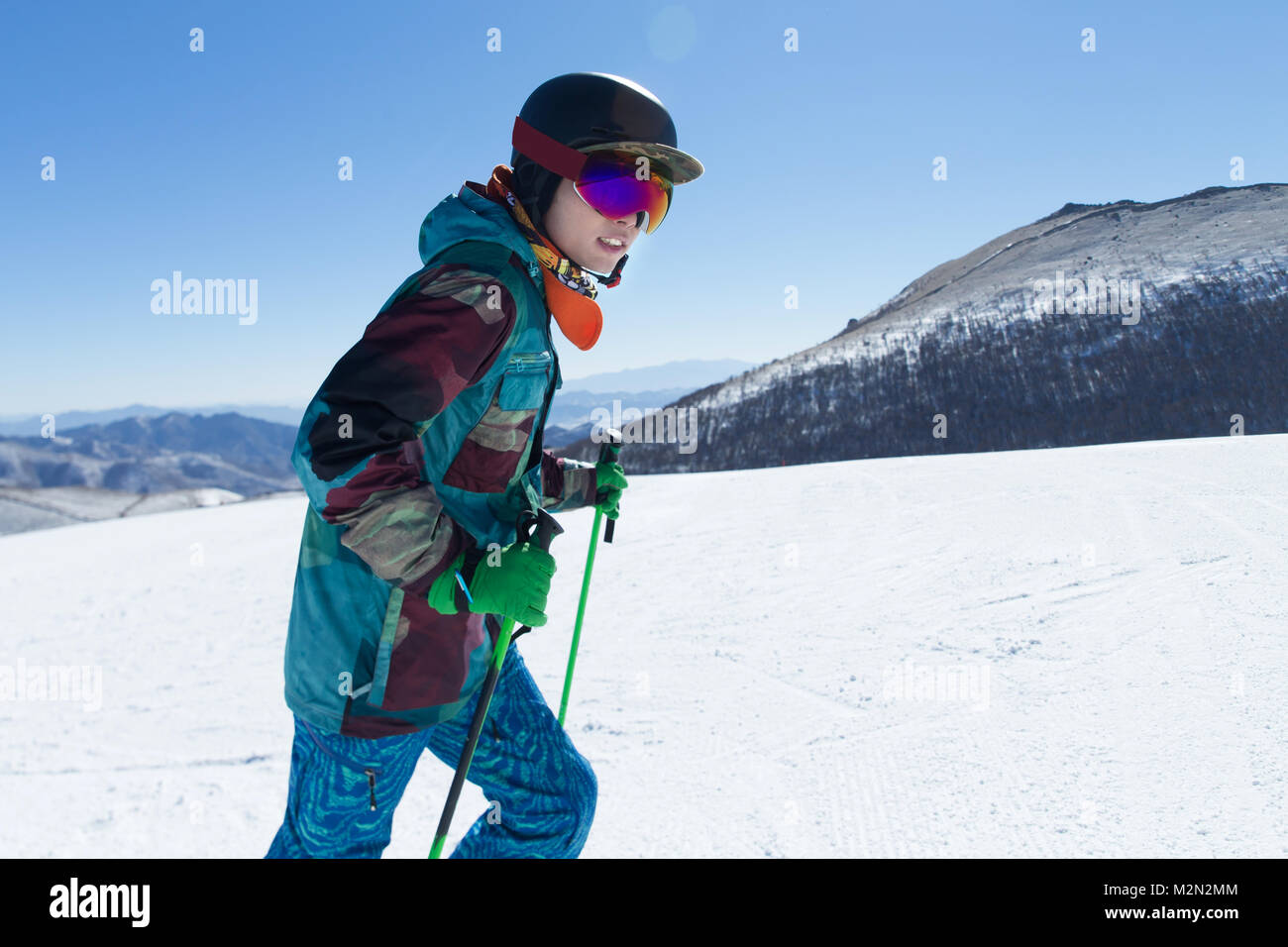 Young men outdoor skiing Stock Photo - Alamy
