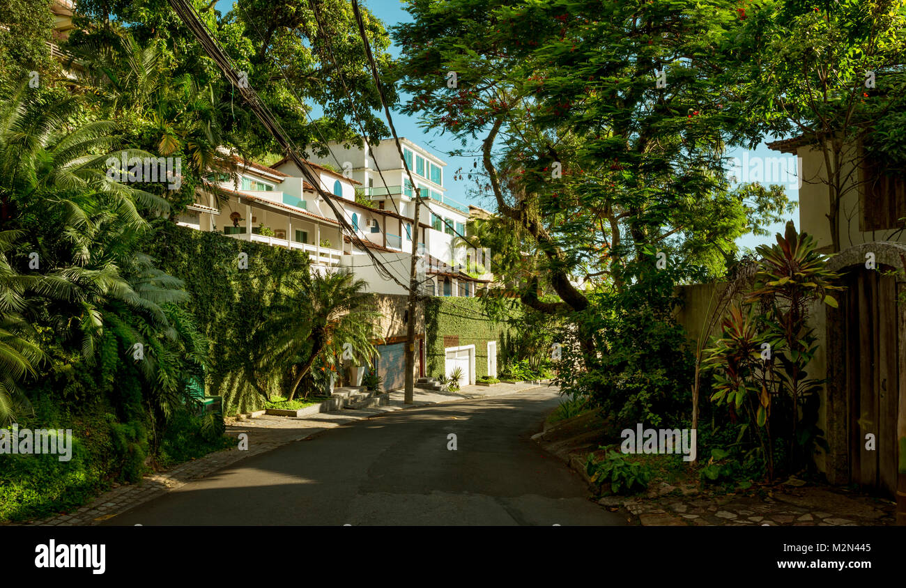 Rich district hi-res stock photography and images - Alamy